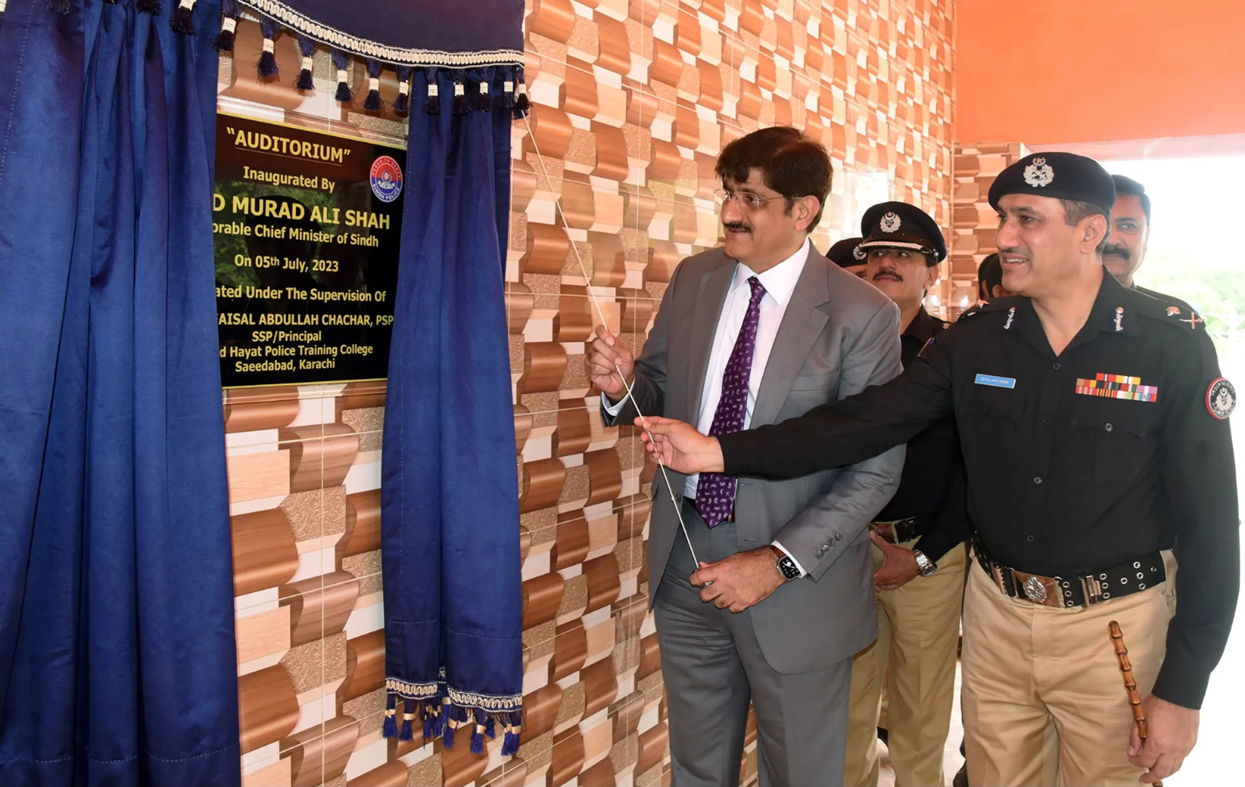 Murad directs elimination of criminals, drug mafia - Pakistan Observer