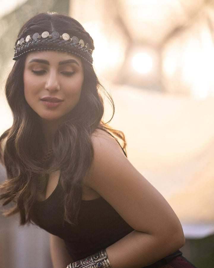 Ushna Shah turns up the heat with new bold pictures - Pakistan Observer