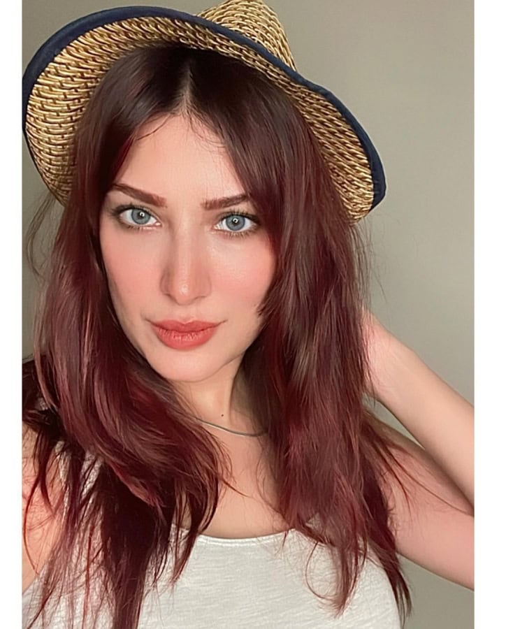 Mehwish Hayat raises temperature with her new bold pictures - Pakistan ...