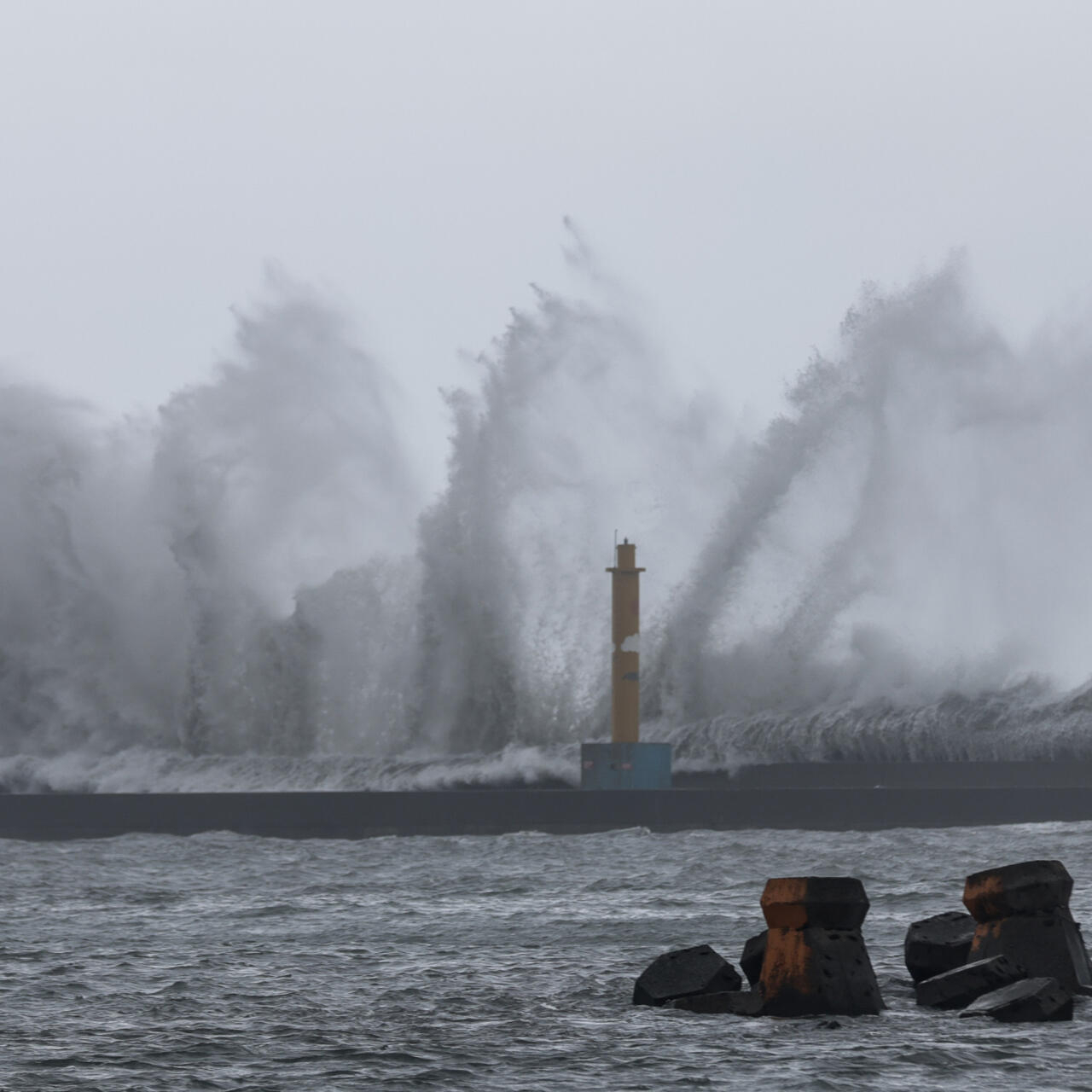 Thousands evacuated as Typhoon Haikui heads for Taiwan - Pakistan Observer