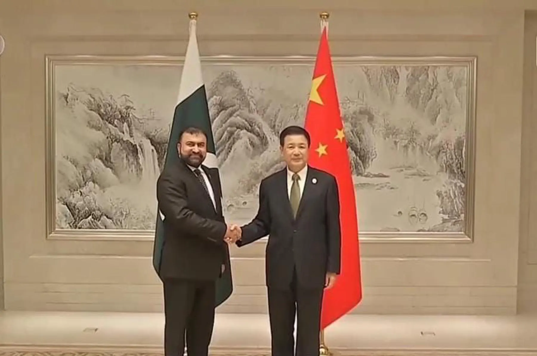 Pak, China express resolve to enhance coop for uplift, security ...