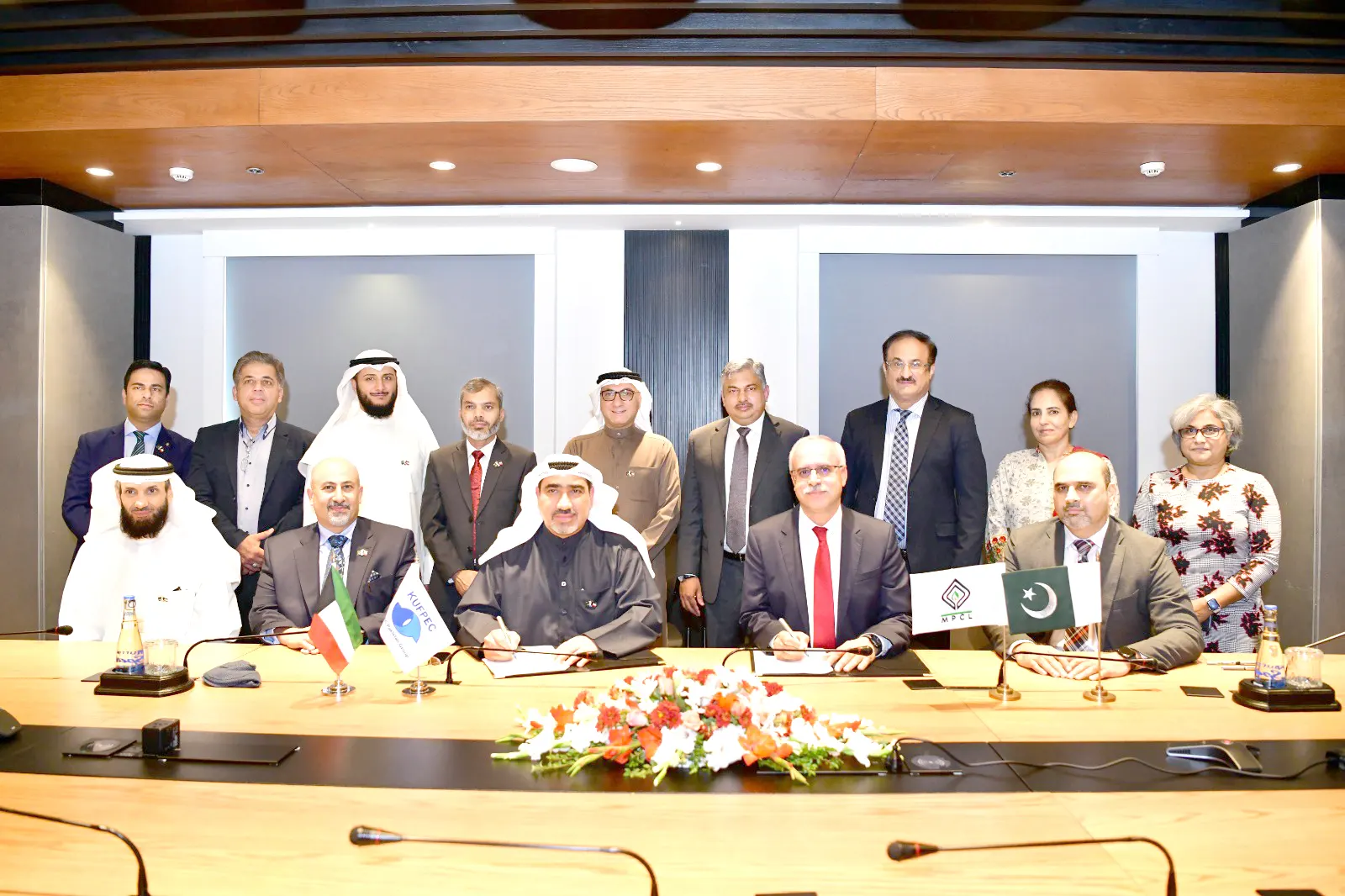 Mari Petroleum signs MoU with KUFPEC - Pakistan Observer