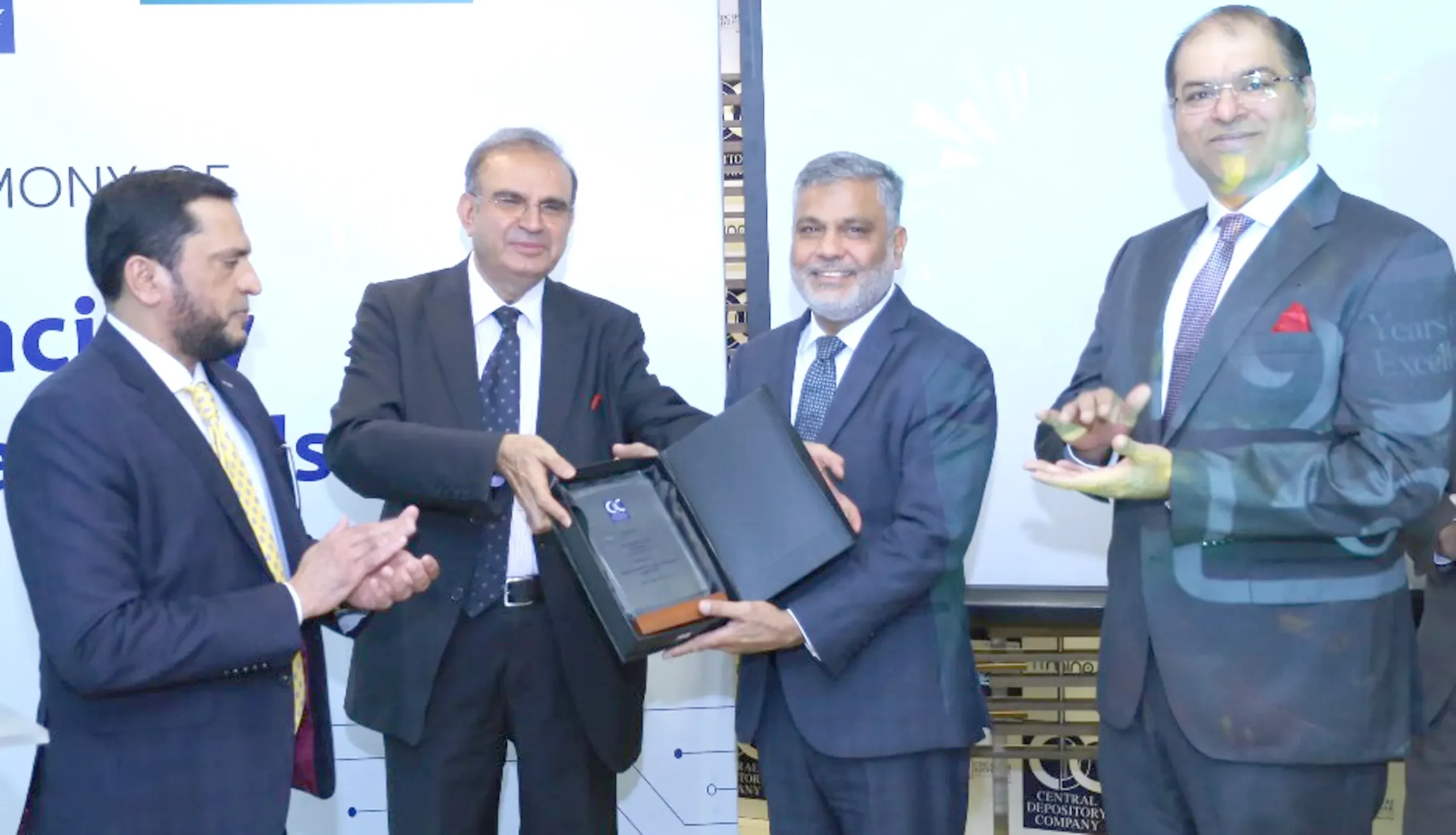 SBP, CDC launch RAAST payments facility for mutual funds - Pakistan ...