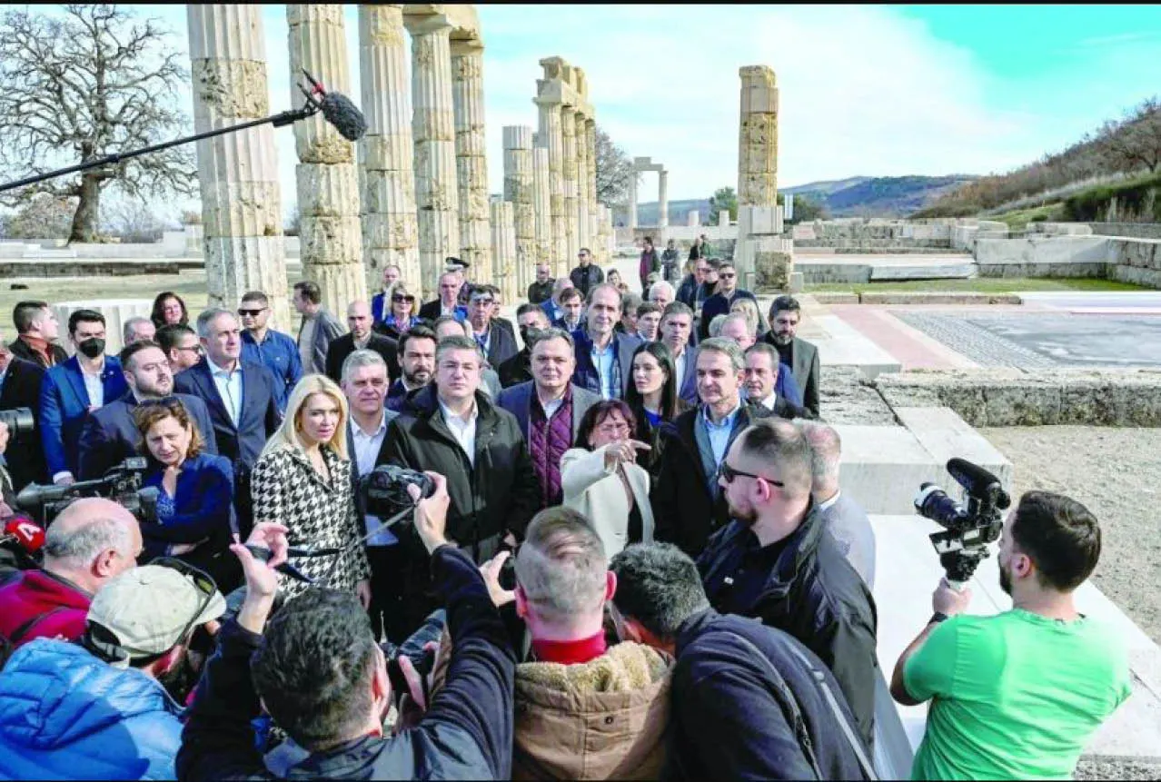 Greece restores palace where Alexander the Great was crowned - Pakistan ...