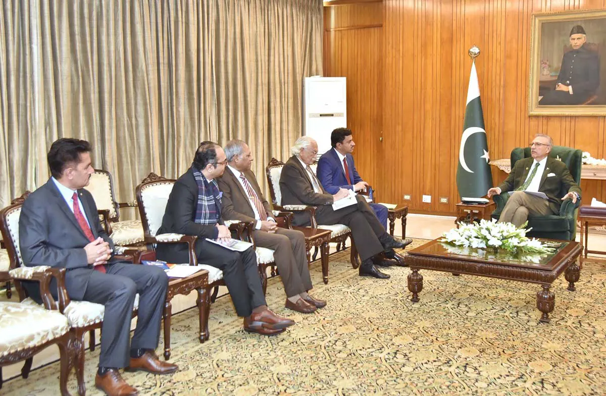 Use of technology vital to increase literacy rate: President - Pakistan ...