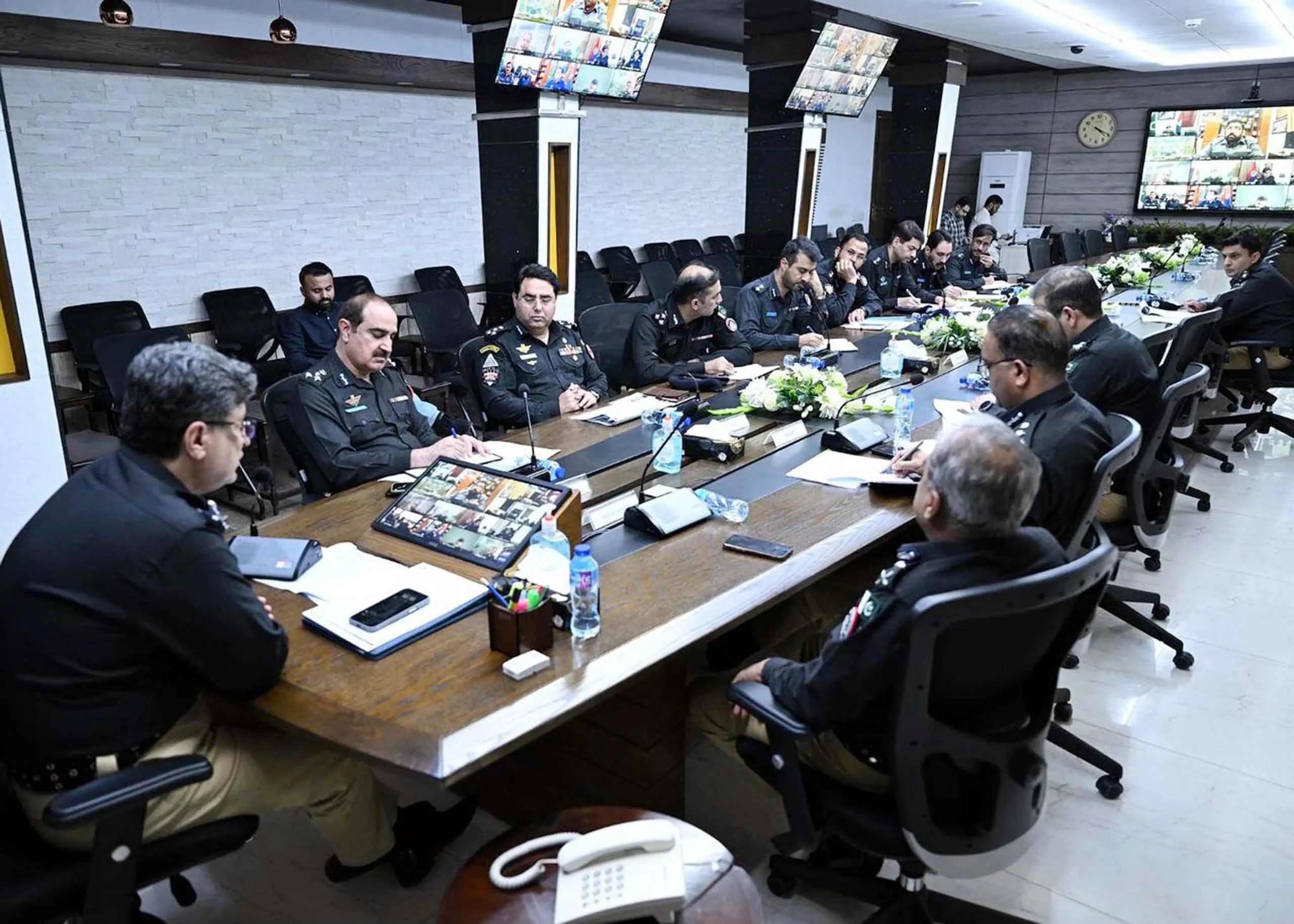 IGP reviews elections security, directs stringent measures - Pakistan ...