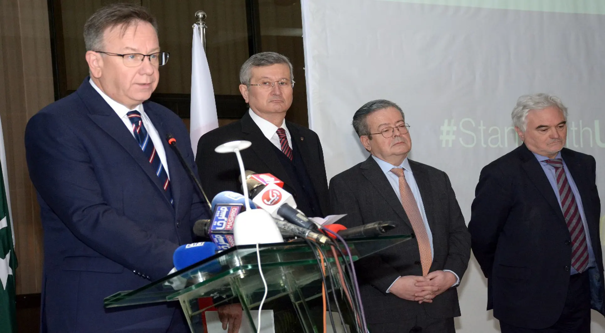 EU ambassadors alongside UK, US envoys express solidarity with Ukraine ...