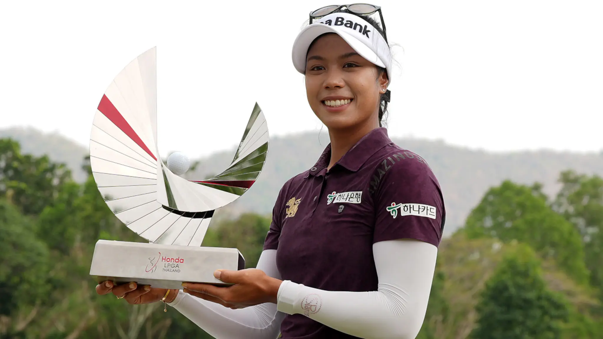 Tavatanakit holds off charging Valenzuela to win LPGA Thailand ...