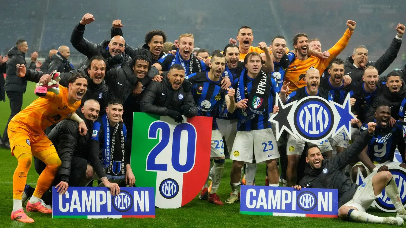 Inter Milan seal Scudetto in derby thriller with AC Milan - Pakistan ...
