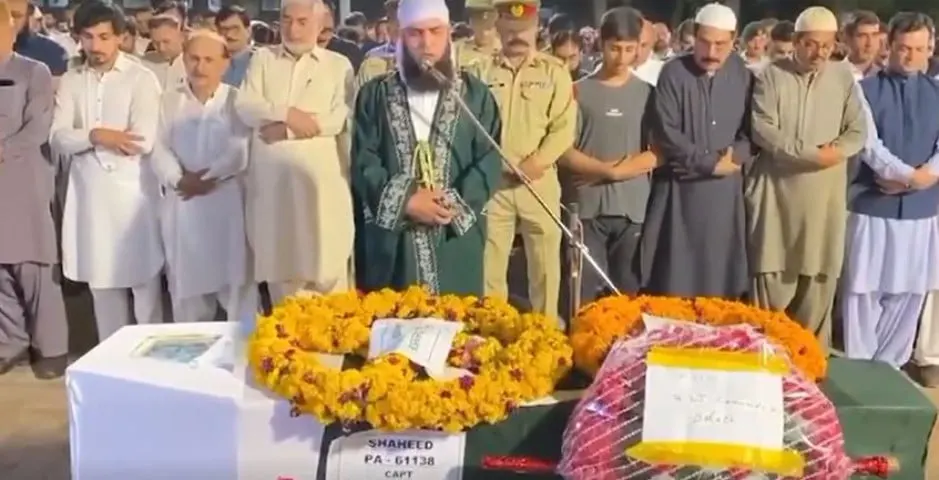 Martyred Army Capt, Havaldar buried with honours - Pakistan Observer