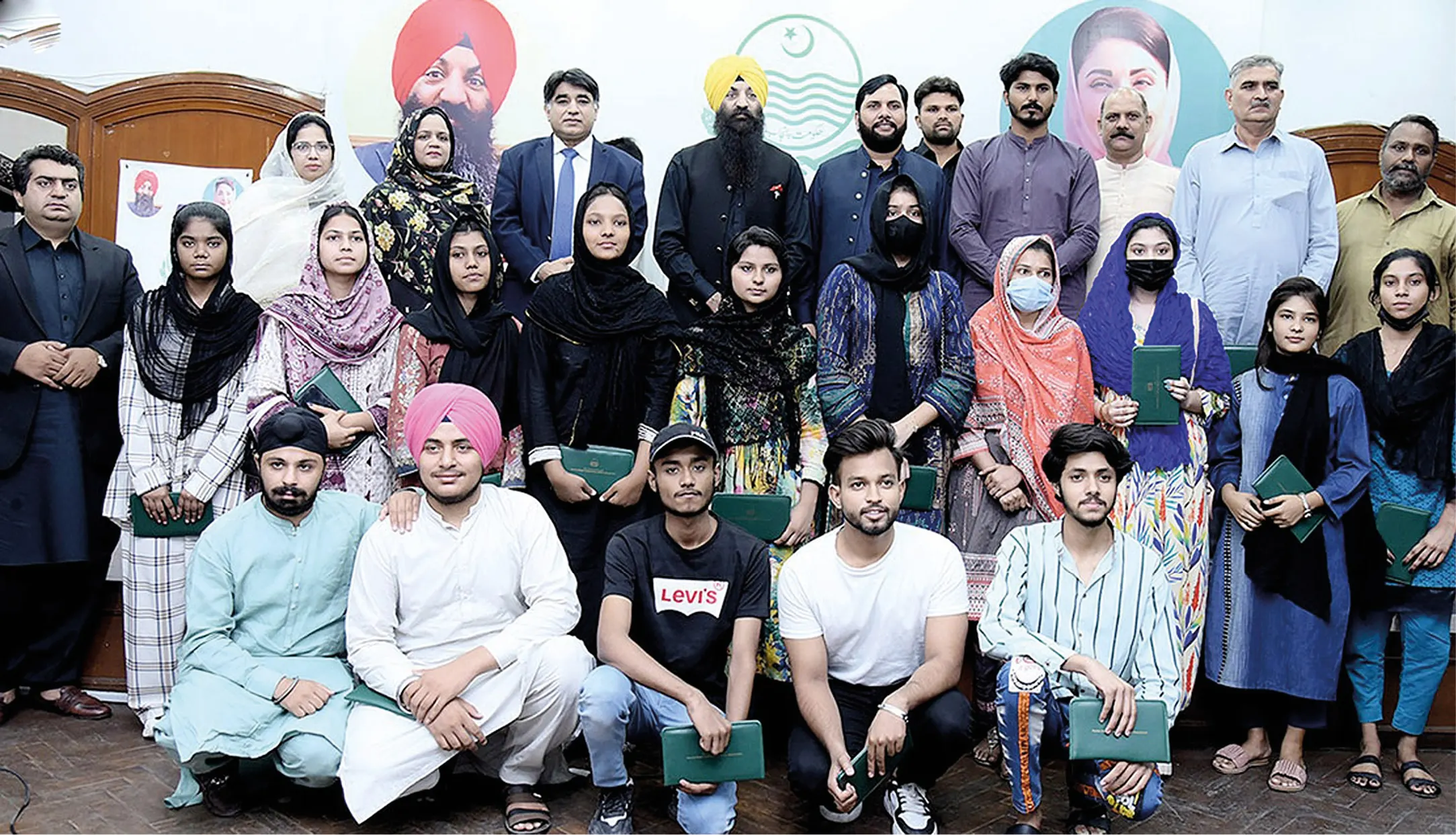 Arora orders better arrangements for Sikh pilgrims - Pakistan Observer