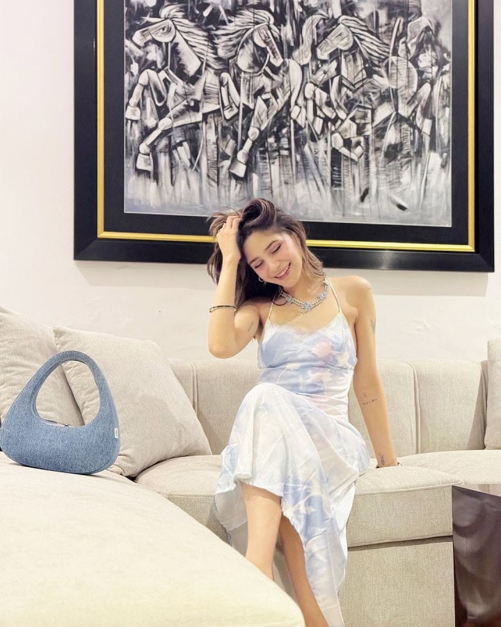 Aima Baig’s bold photoshoot takes social media by storm - Pakistan Observer