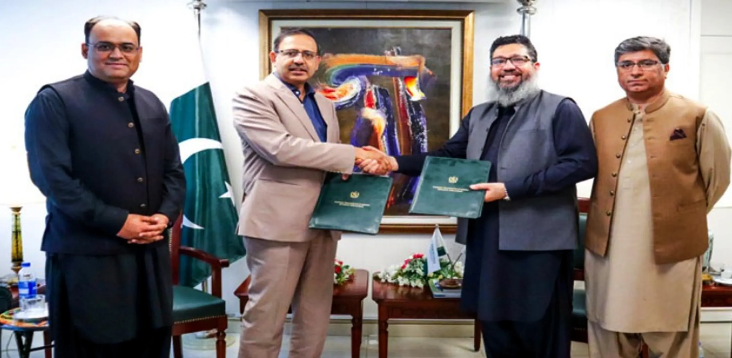 PIA signs MoU with Saudi firm to facilitate Pakistani tourists ...