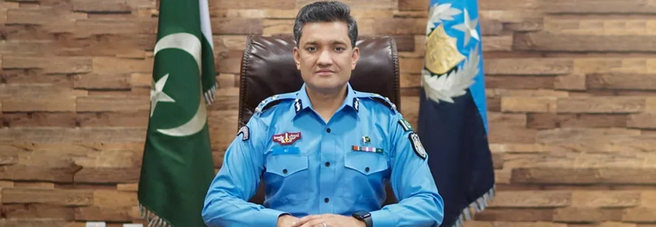 DIG visits PIMS to inquire after injured officers - Pakistan Observer