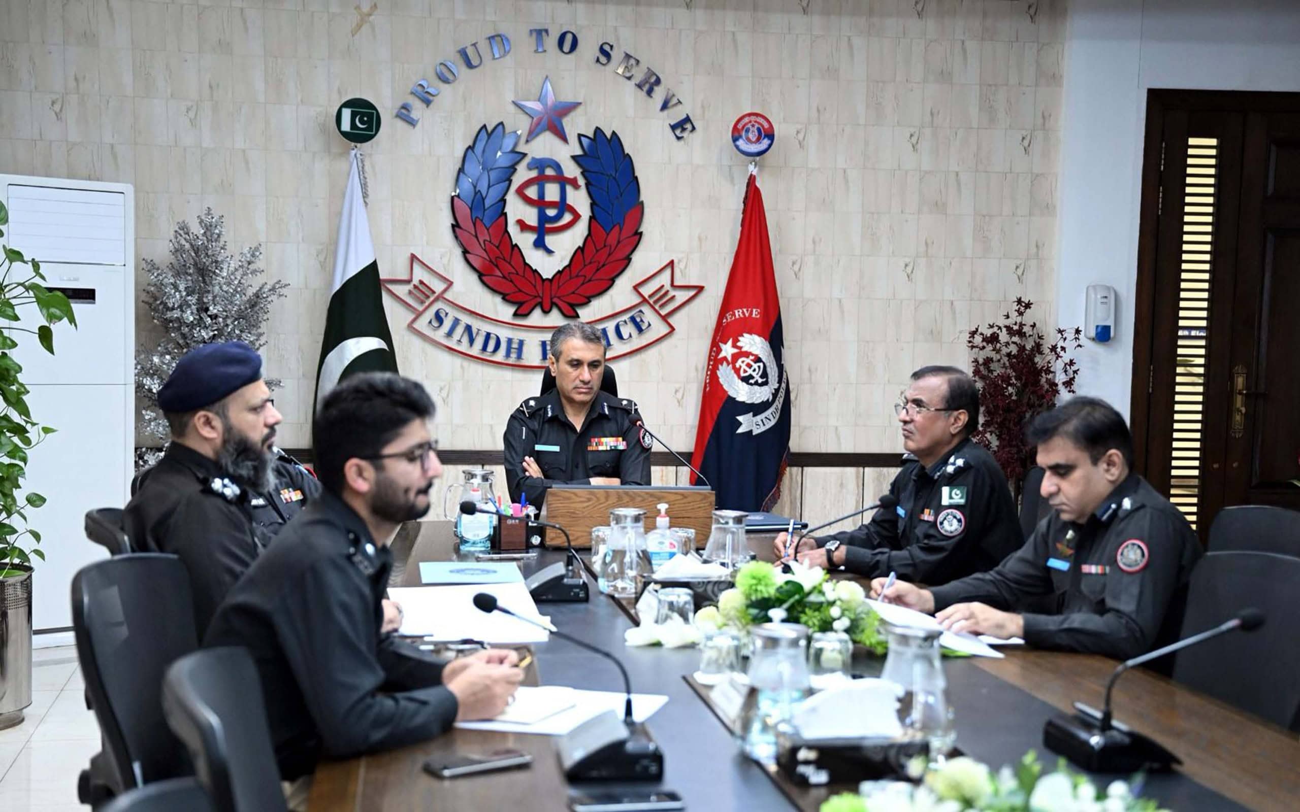 IG calls for rapid improvements in model police stations - Pakistan ...