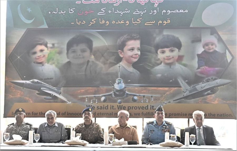 Pak PM all praise for fearless PAF pilots who made Indian Jets bite the ...