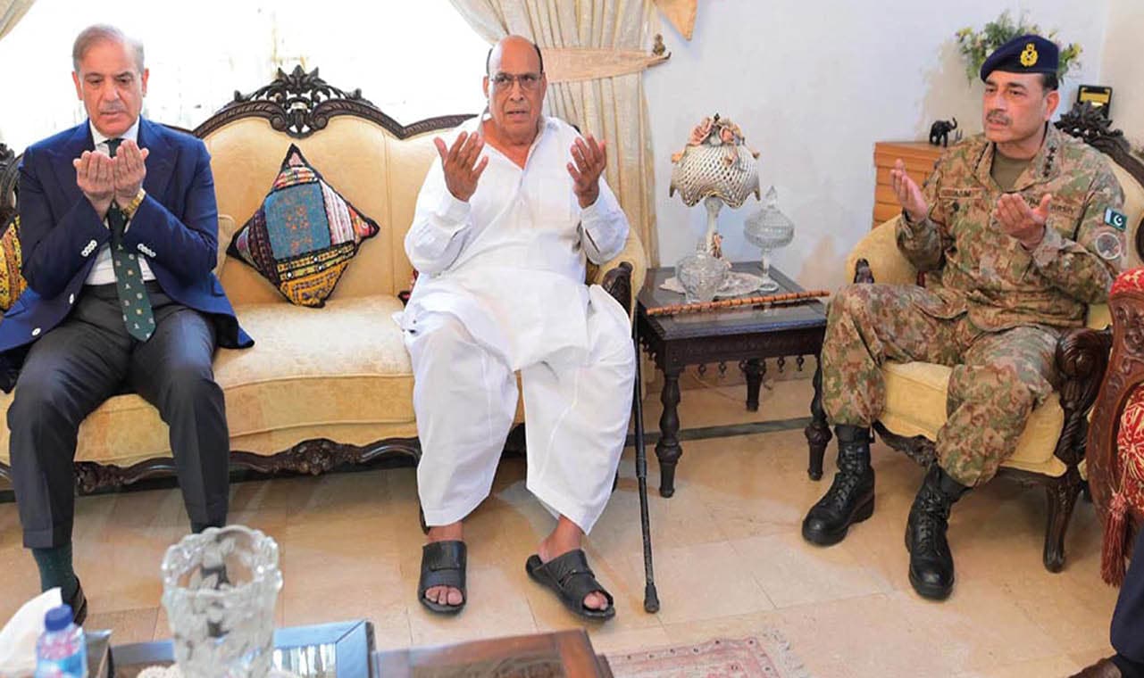 President, PM and COAS visit Squadron Leader Usman Yousaf Shaheed ...