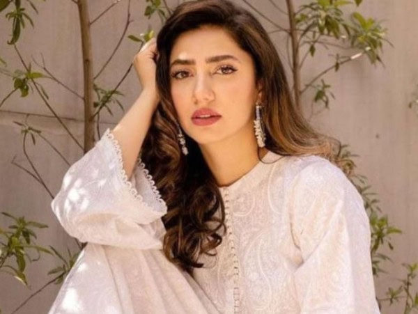 Mahira Khan addresses criticism, says she will never hide her age ...