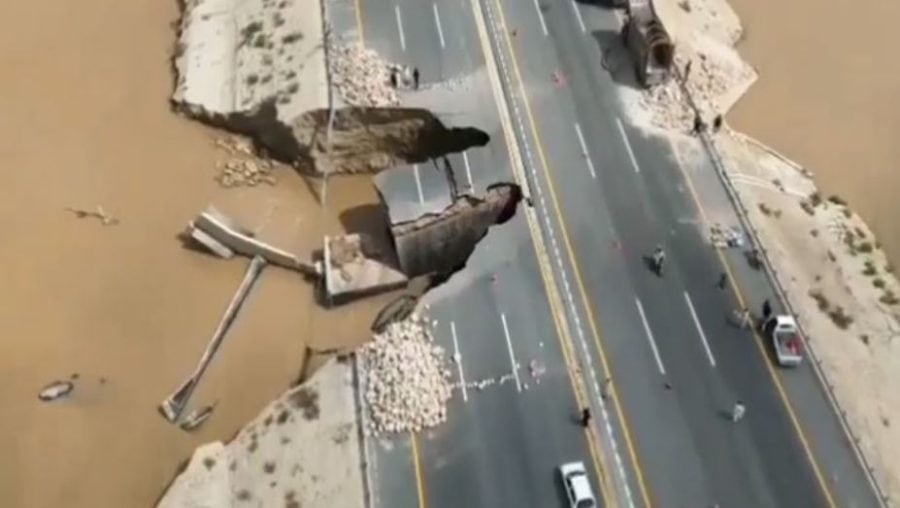 Floodwaters wash away another section of Motorway M-5 near Multan ...