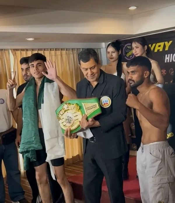 Pakistani boxer Sameer Khan knocks out Indian rival to win youth world ...