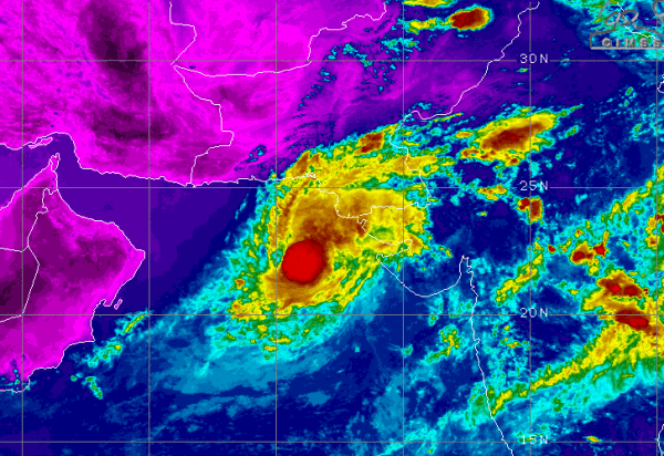 Sindh on High Alert as Cyclone 'Shakti' 360 km from Karachi - Pakistan ...